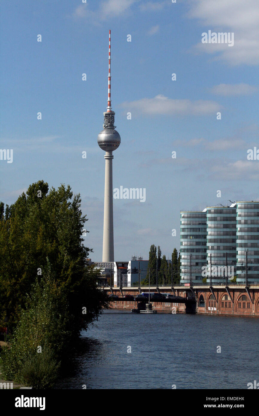 Television buildings hi-res stock photography and images - Alamy