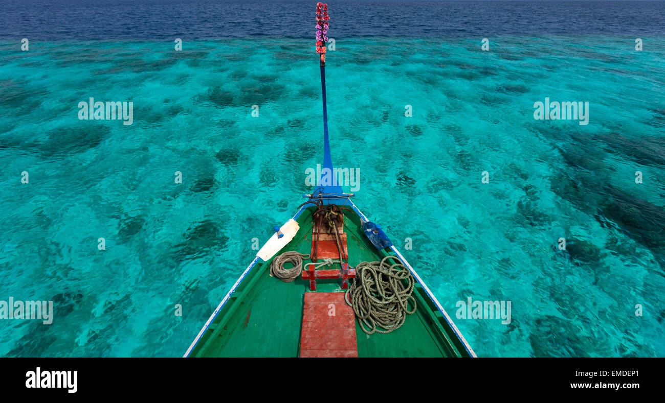 Traditional maldivian boat dhoni Stock Photo - Alamy