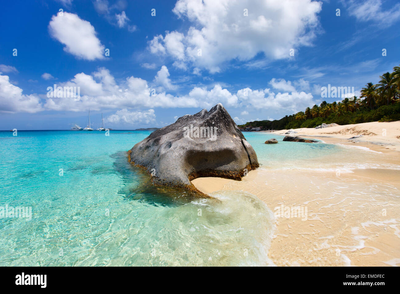 Sunny sky perfect bay beach hi-res stock photography and images - Alamy