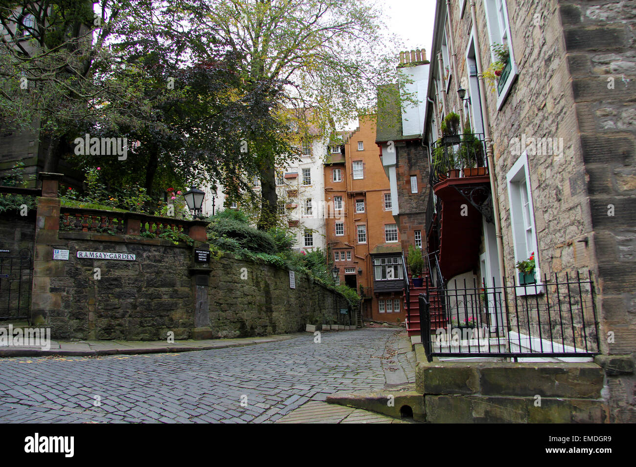 Edinburgh flats hi-res stock photography and images - Alamy