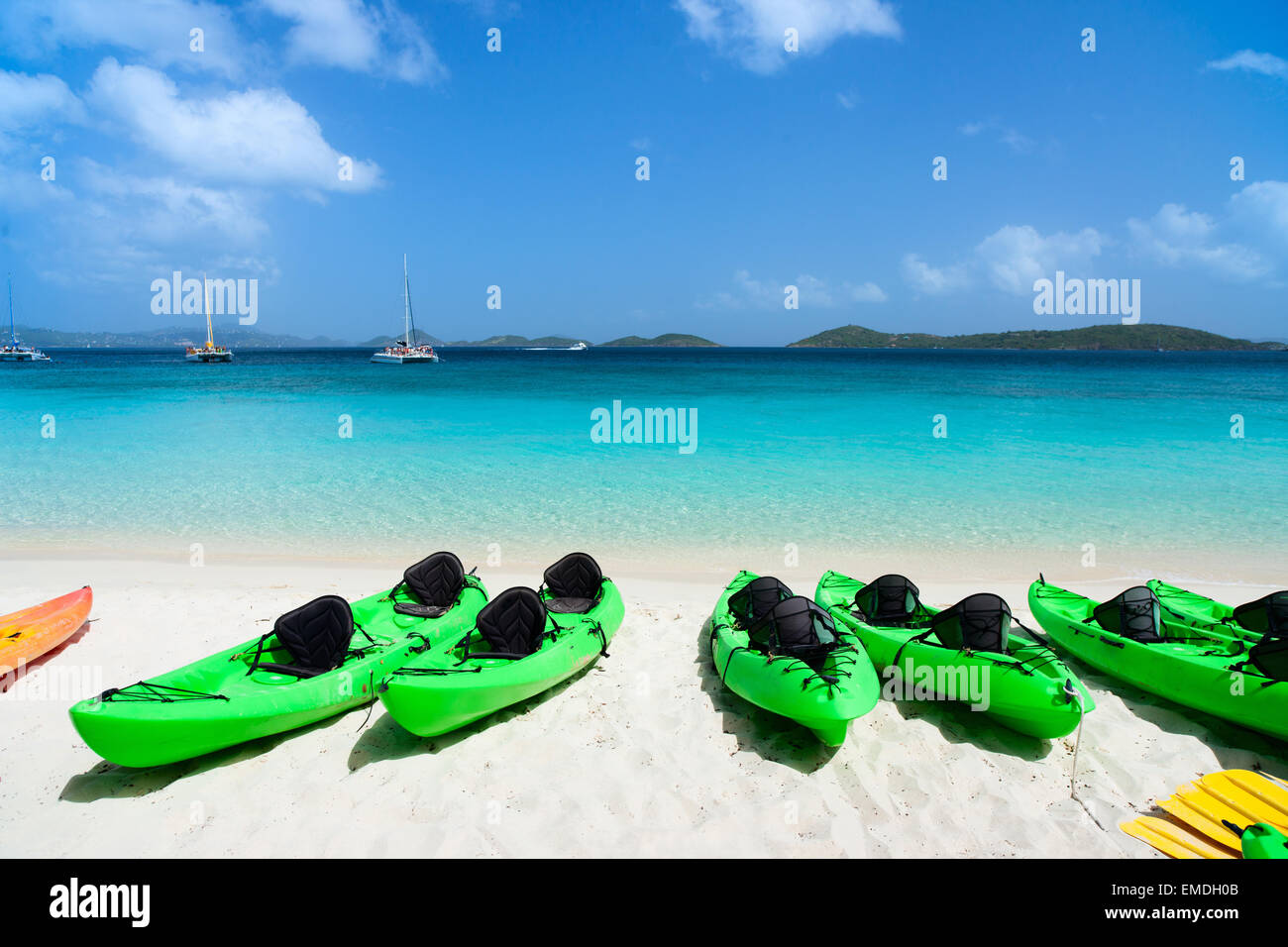 Kayak beach hi-res stock photography and images - Alamy