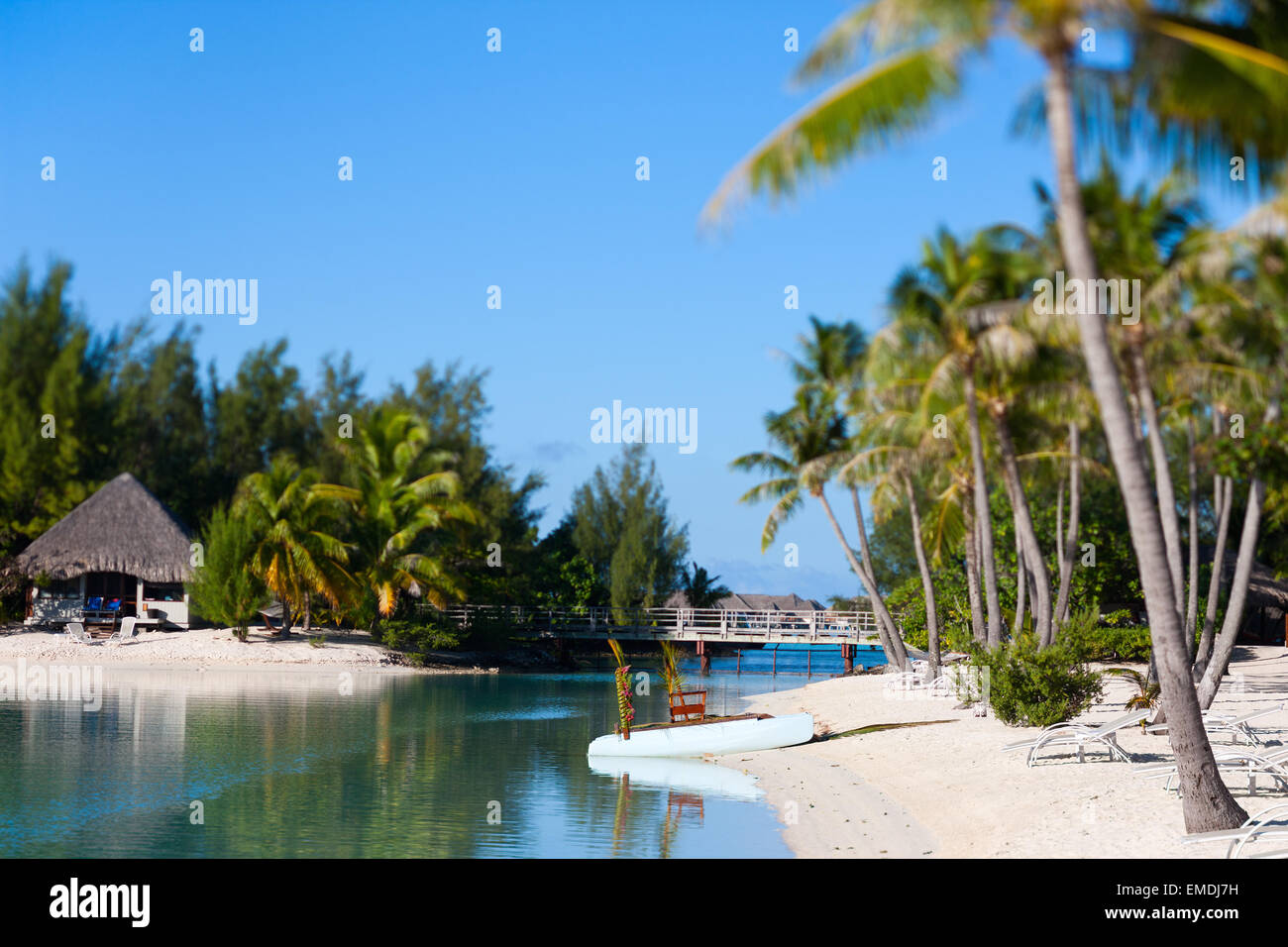 Beautiful beach on Bora Bora Stock Photo - Alamy
