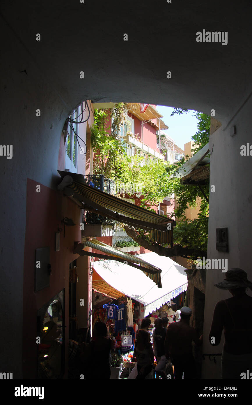 Alleyway market hi-res stock photography and images - Alamy