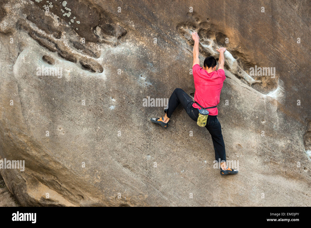 Hanging boulder hi-res stock photography and images - Alamy
