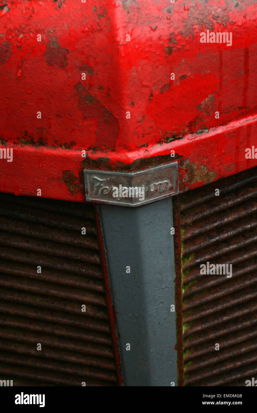 Red tractor logo hi-res stock photography and images - Alamy