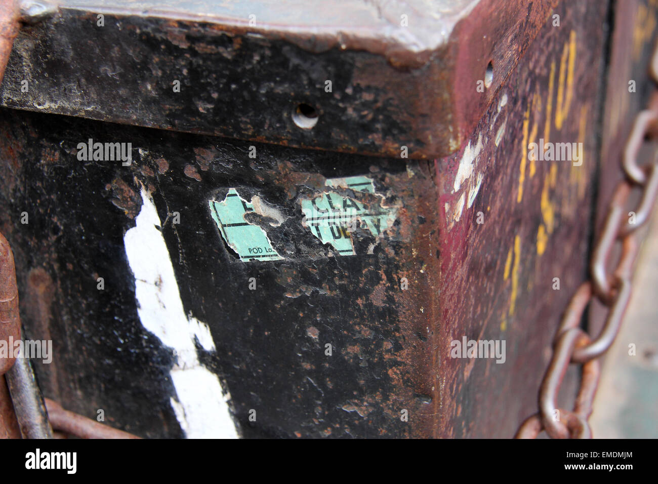Rusted box with chain Stock Photo - Alamy