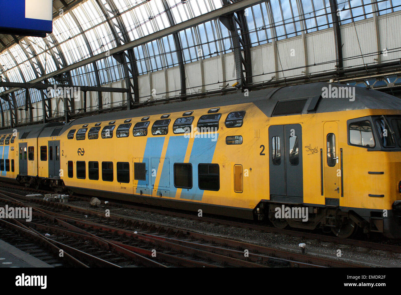 Train station amsterdam hi-res stock photography and images - Alamy