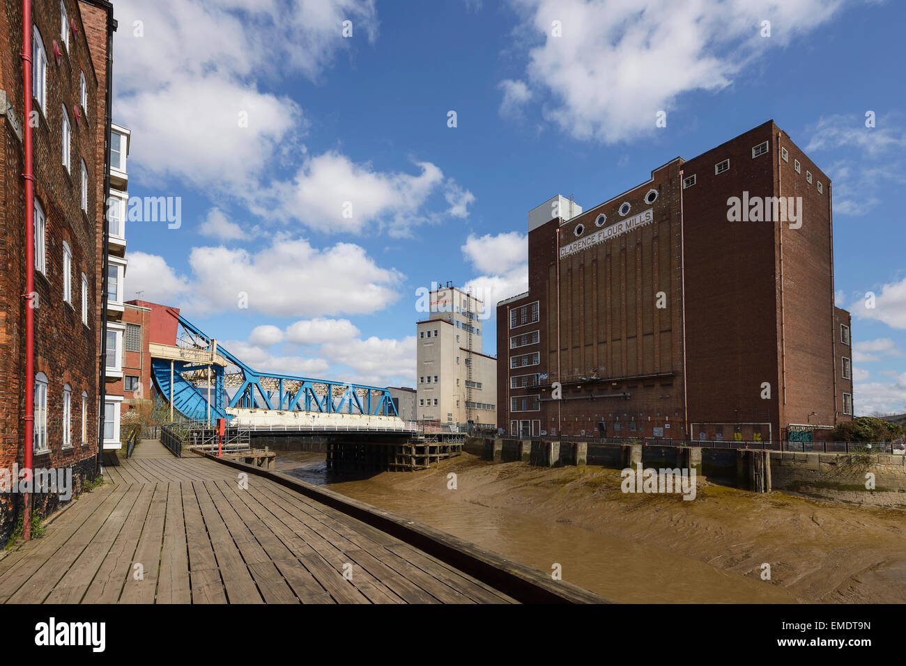 City flour mill hi-res stock photography and images - Alamy
