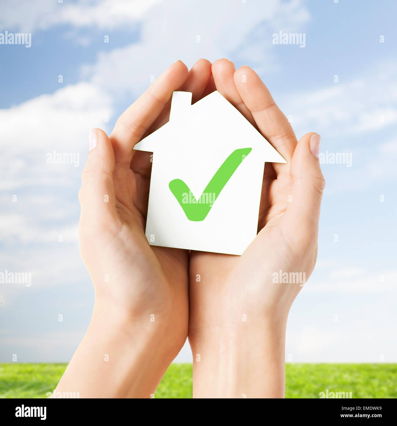 Check mark house hi-res stock photography and images - Alamy