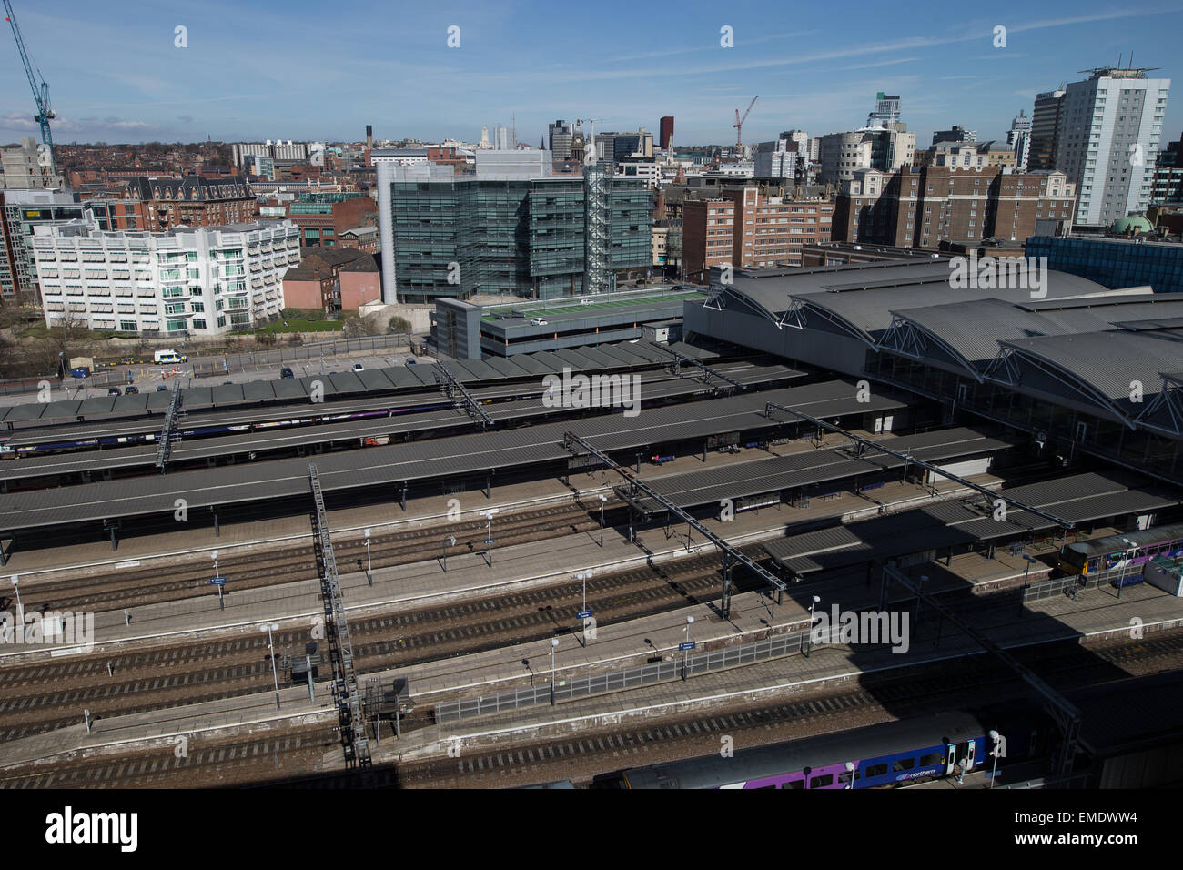 06/04/2015 . Leeds , UK . GV of Leeds Railway Station in central Leeds ...