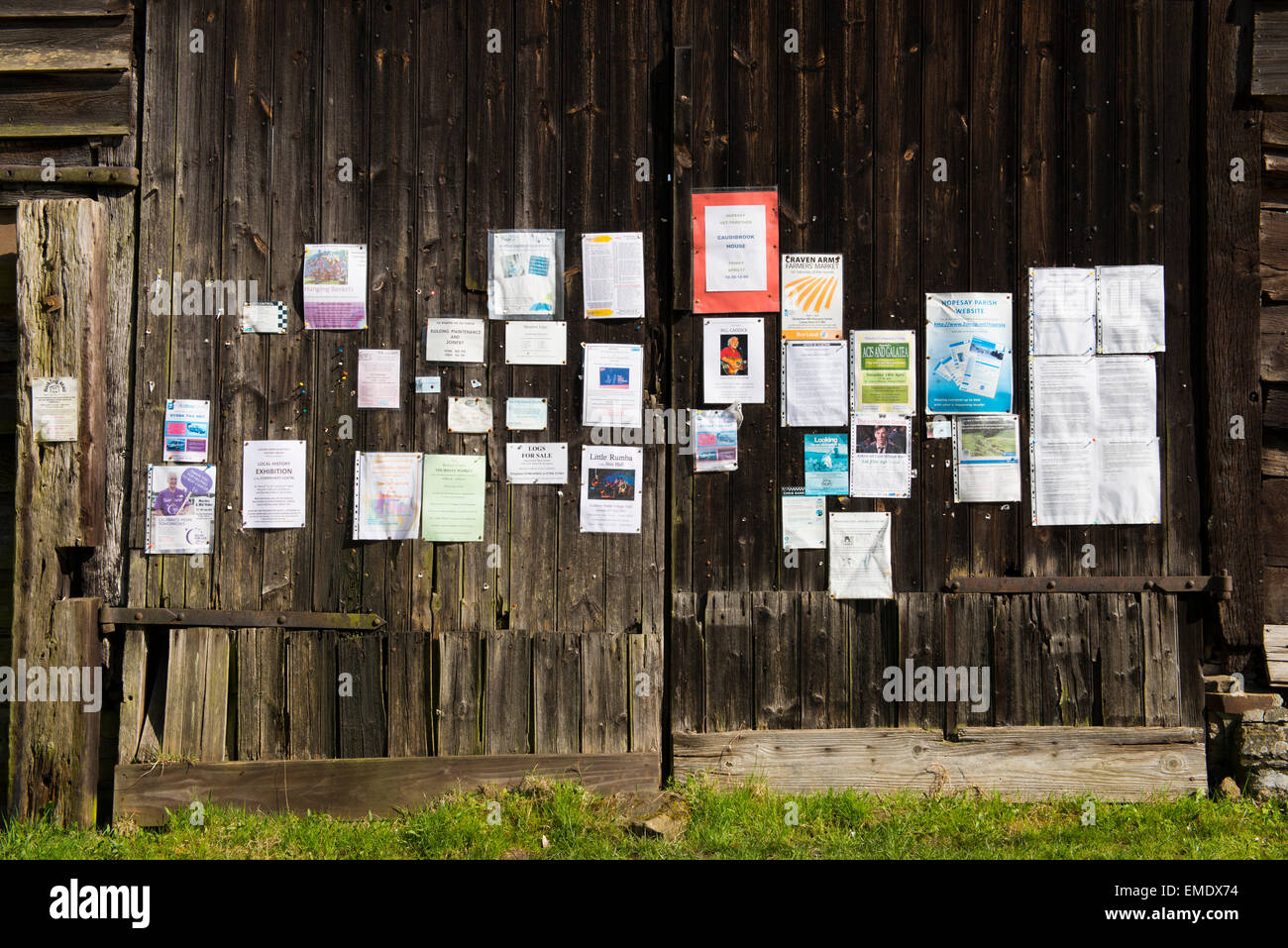 Village noticeboard hi-res stock photography and images - Alamy