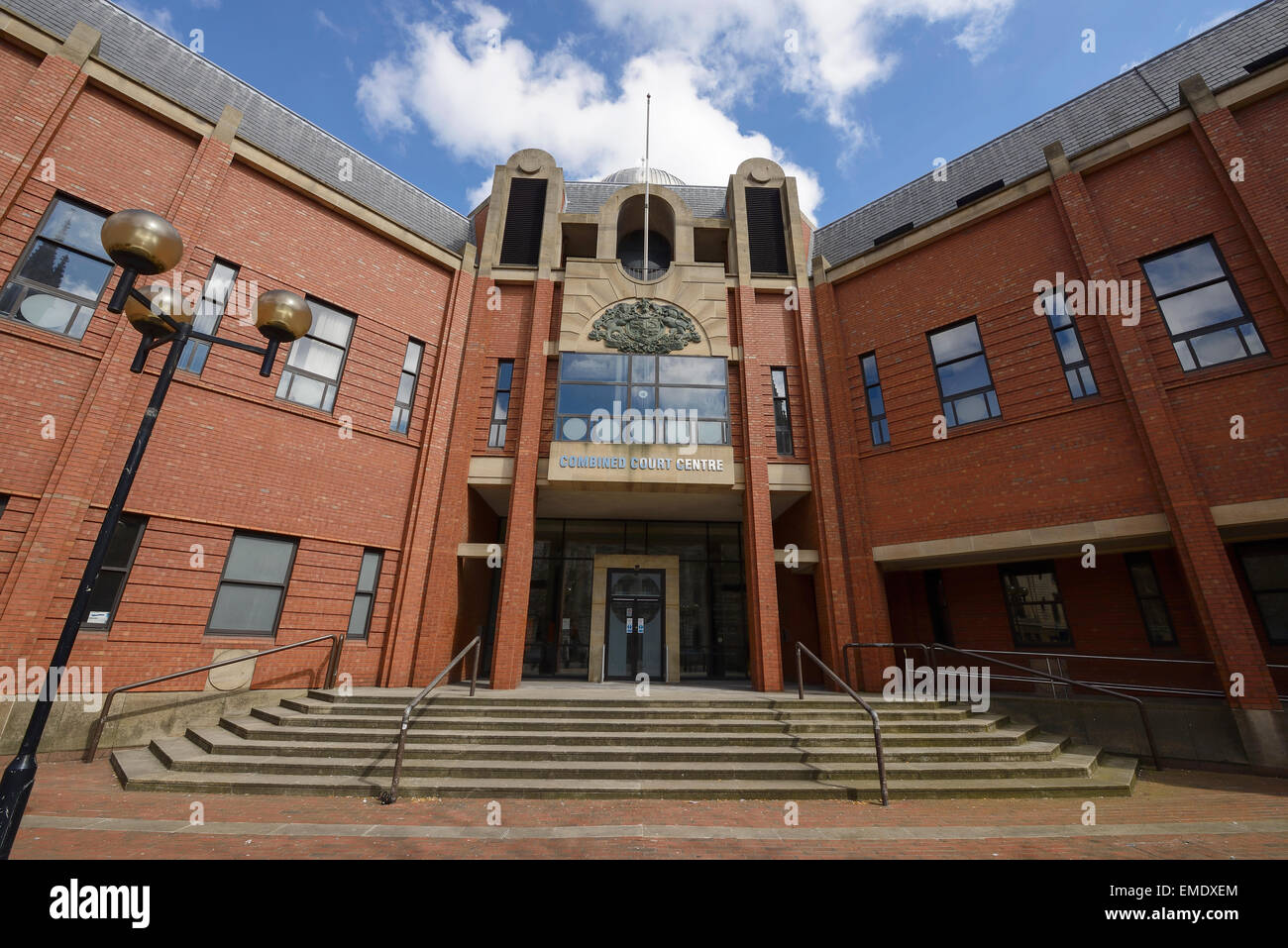Hull combined courts centre hi-res stock photography and images - Alamy