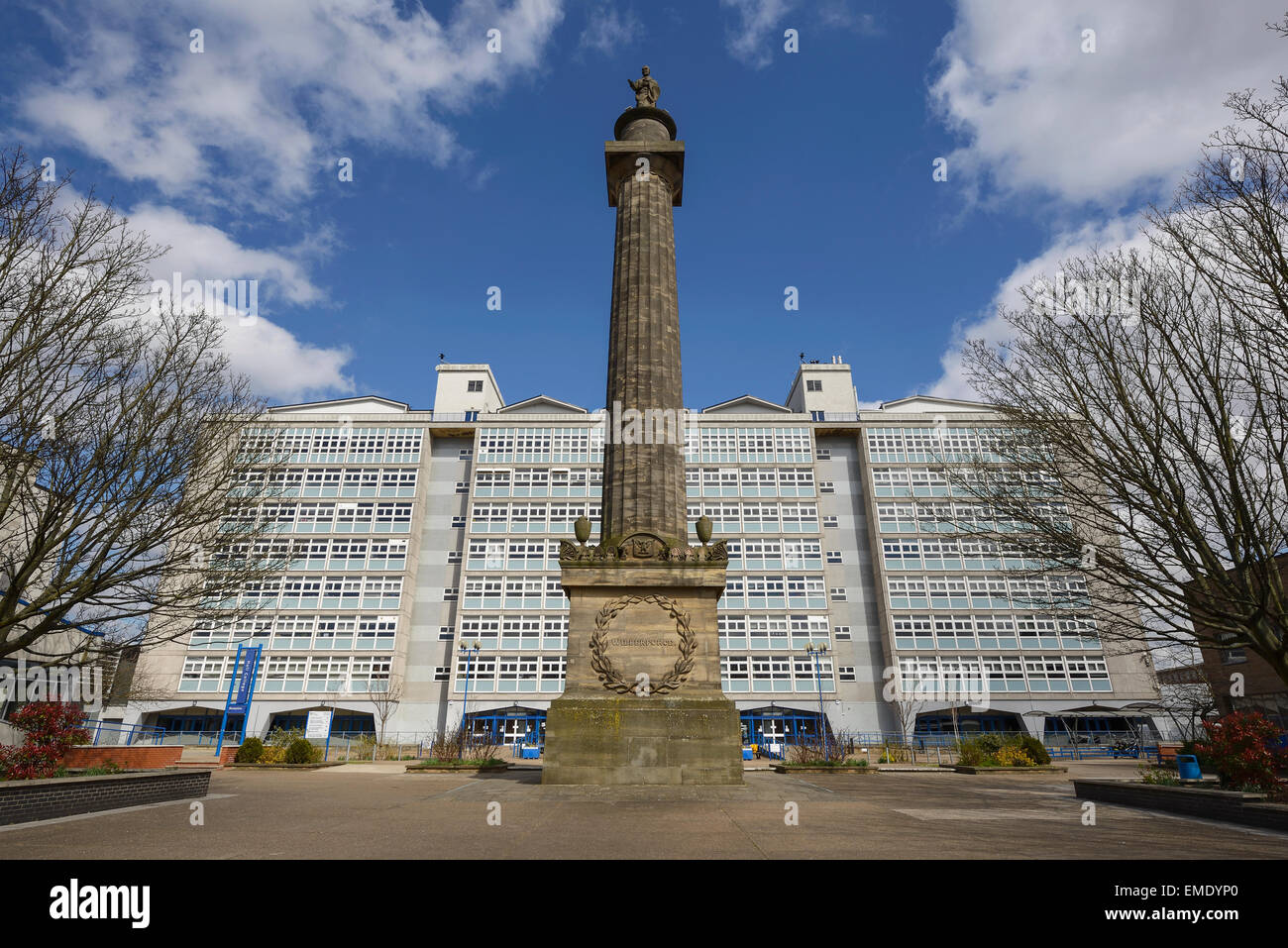 The Wilberforce Monument infront of Hull College Kingston upon Hull UK ...