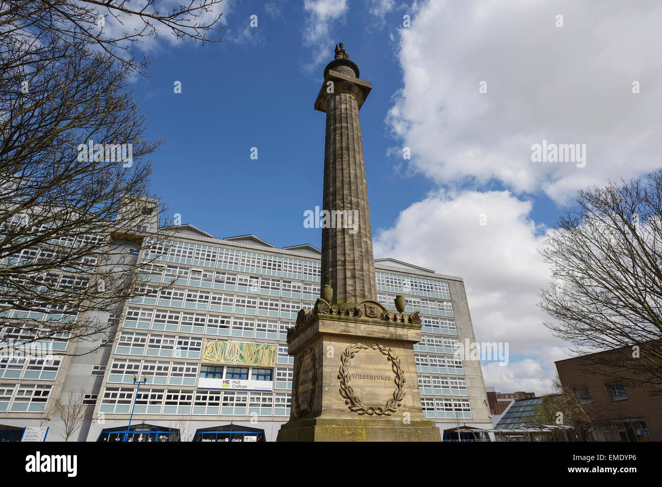 The Wilberforce Monument infront of Hull College Kingston upon Hull UK Stock Photo - Alamy