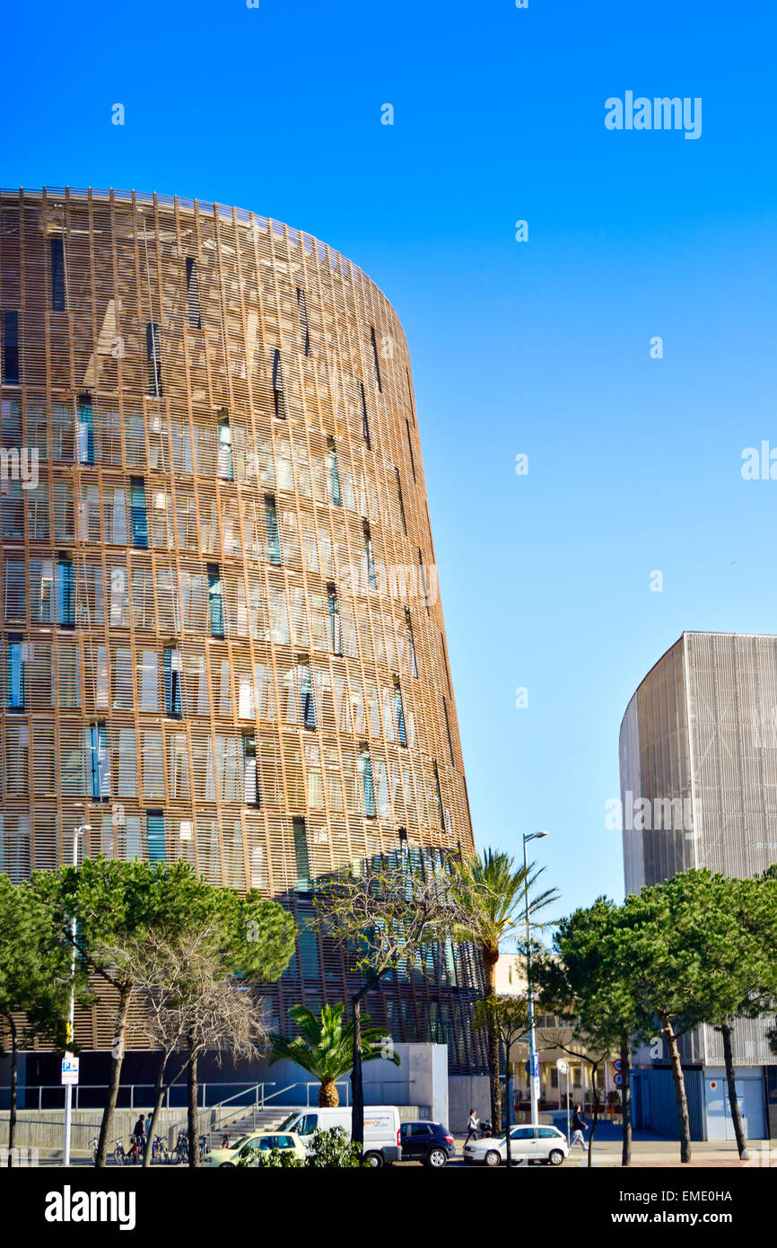 Biomedical Research Park building by Manel Brullet and Albert Pineda ...