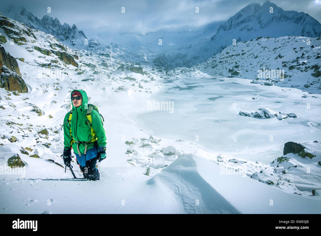 Mountaineer hiking hi-res stock photography and images - Alamy