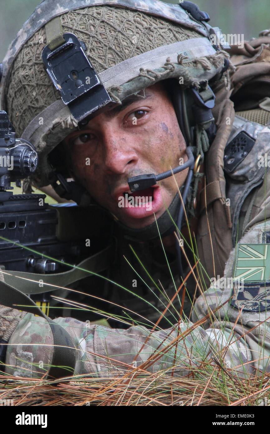 British paratroopers assigned to the 16th Air Assault Brigade conduct a ...