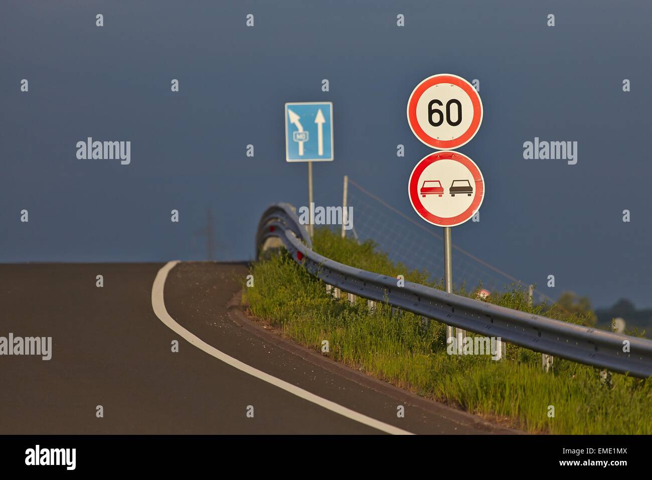 60 speed limitation road sign hi-res stock photography and images - Alamy