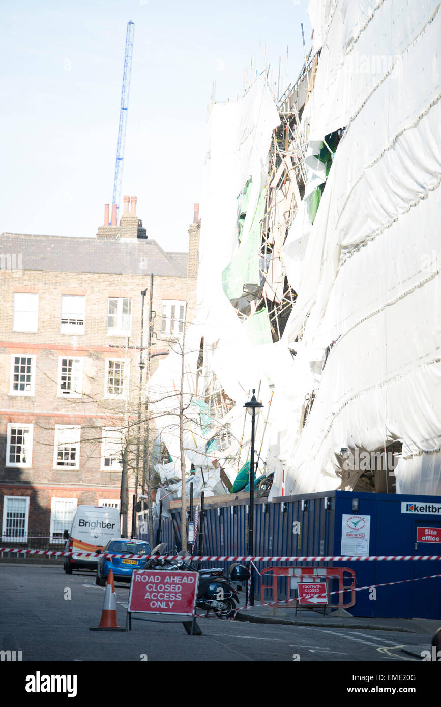 Scaffolding collapse collapsed accident hi-res stock photography and ...