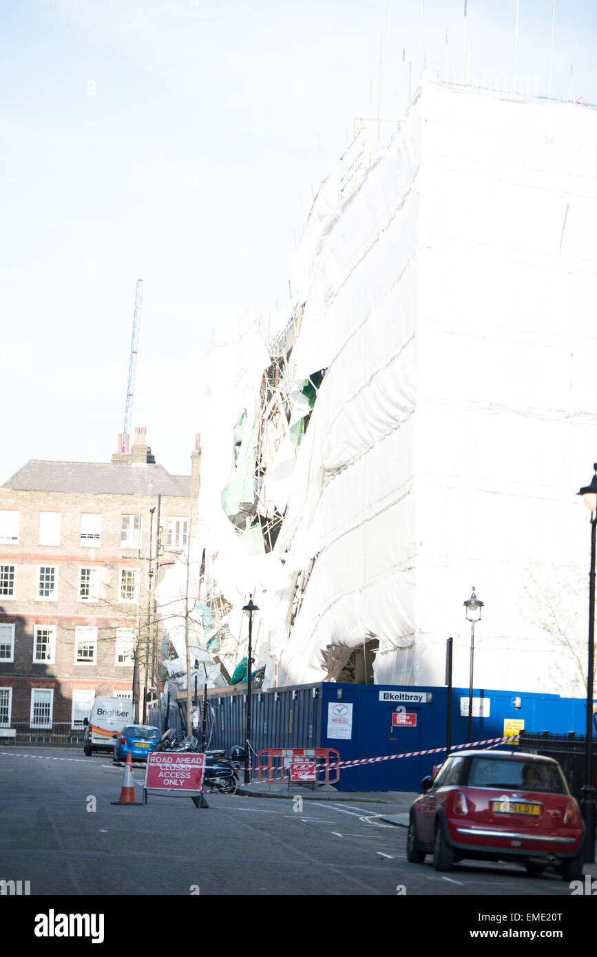Scaffolding collapse collapsed accident hi-res stock photography and ...
