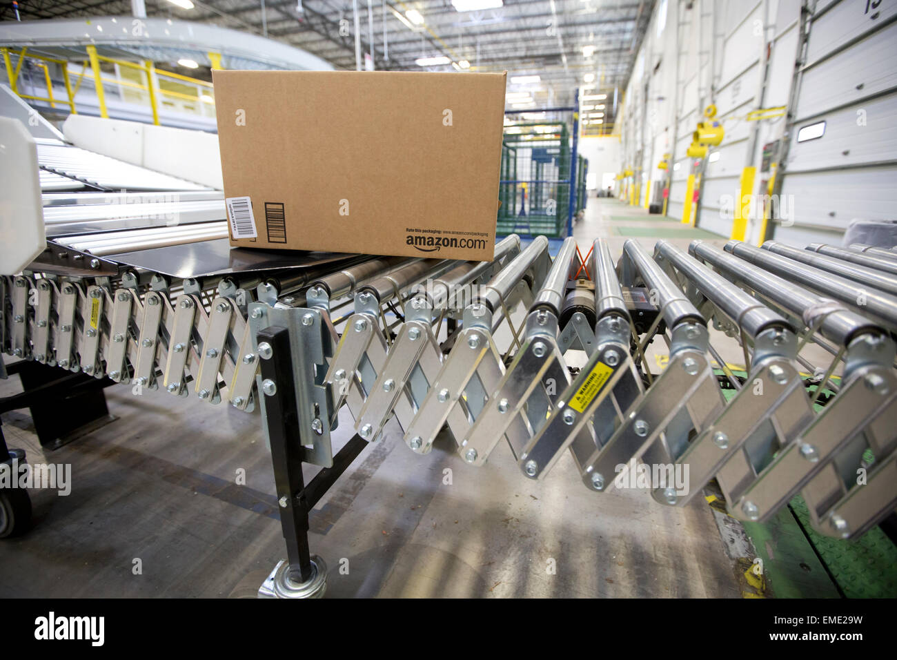 1.25 million square foot Amazon shipping center in Schertz, Texas with ...