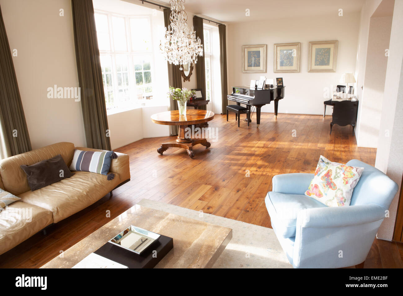 Interior Of Beautiful Contemporary Lounge Stock Photo - Alamy