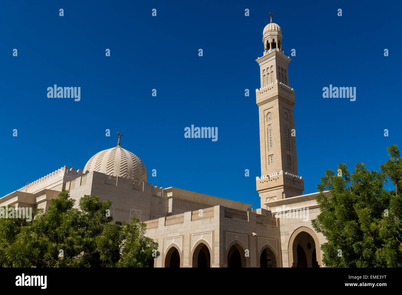 mosque in dubai Stock Photo - Alamy