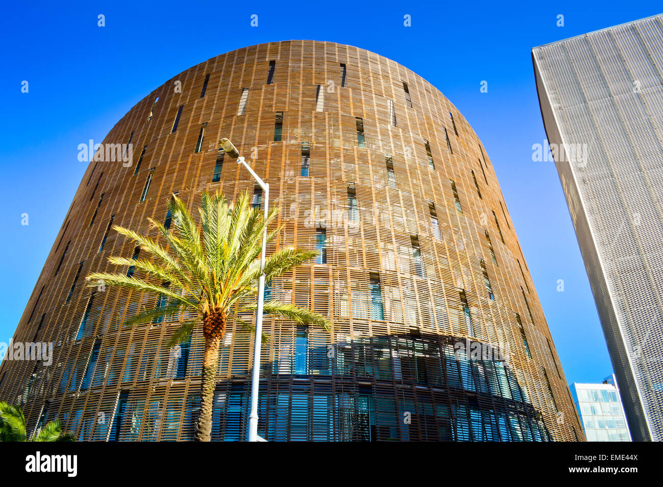 Biomedical Research Park building by Manel Brullet and Albert Pineda ...