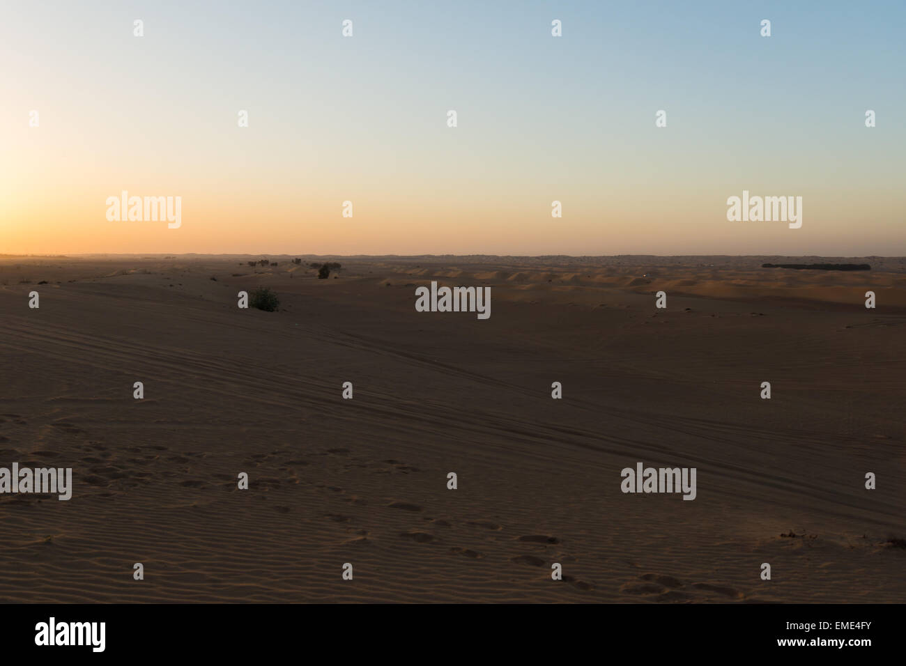 Dubai sunset desert hi-res stock photography and images - Alamy