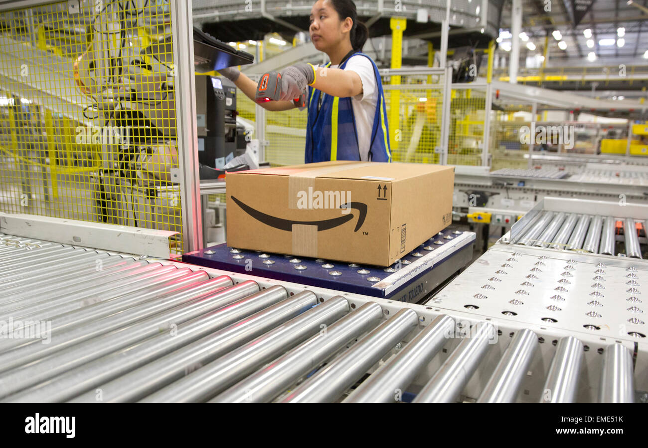 employees who use the advance tracking system to package orders and ...