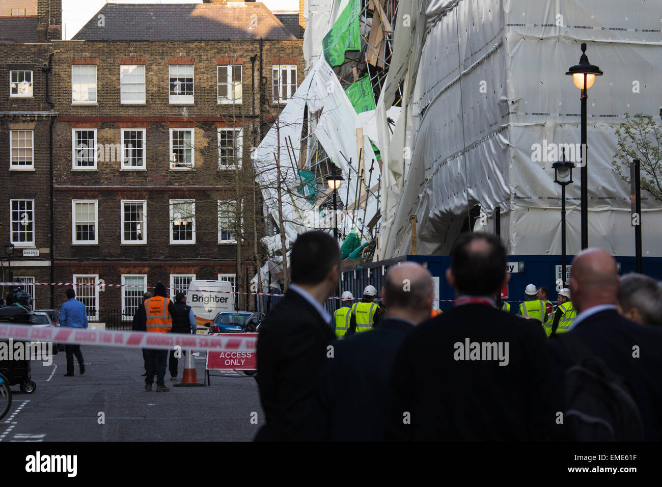 Scaffolding Collapse Collapsed Accident Stock Photos & Scaffolding ...