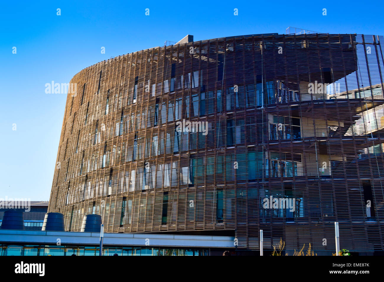 Biomedical Research Park building by Manel Brullet and Albert Pineda ...
