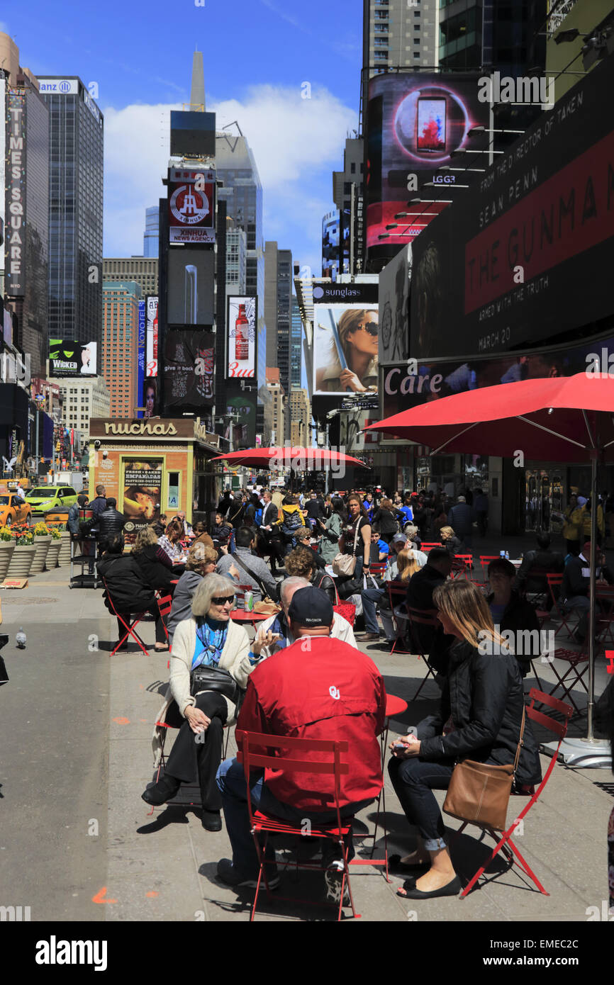 Times square in midtown manhattan hi-res stock photography and images ...
