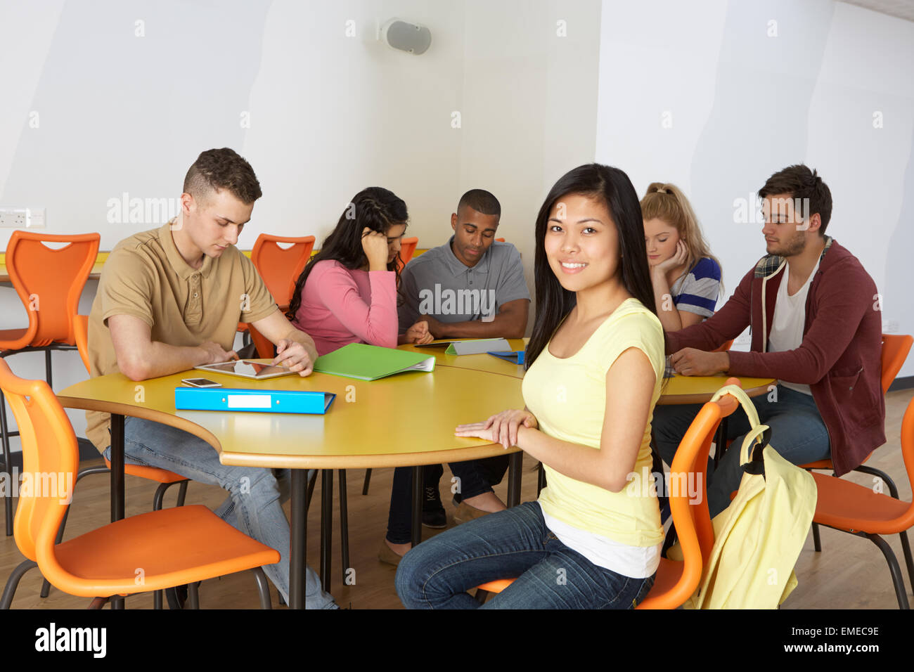 Filipino college students hi-res stock photography and images - Alamy