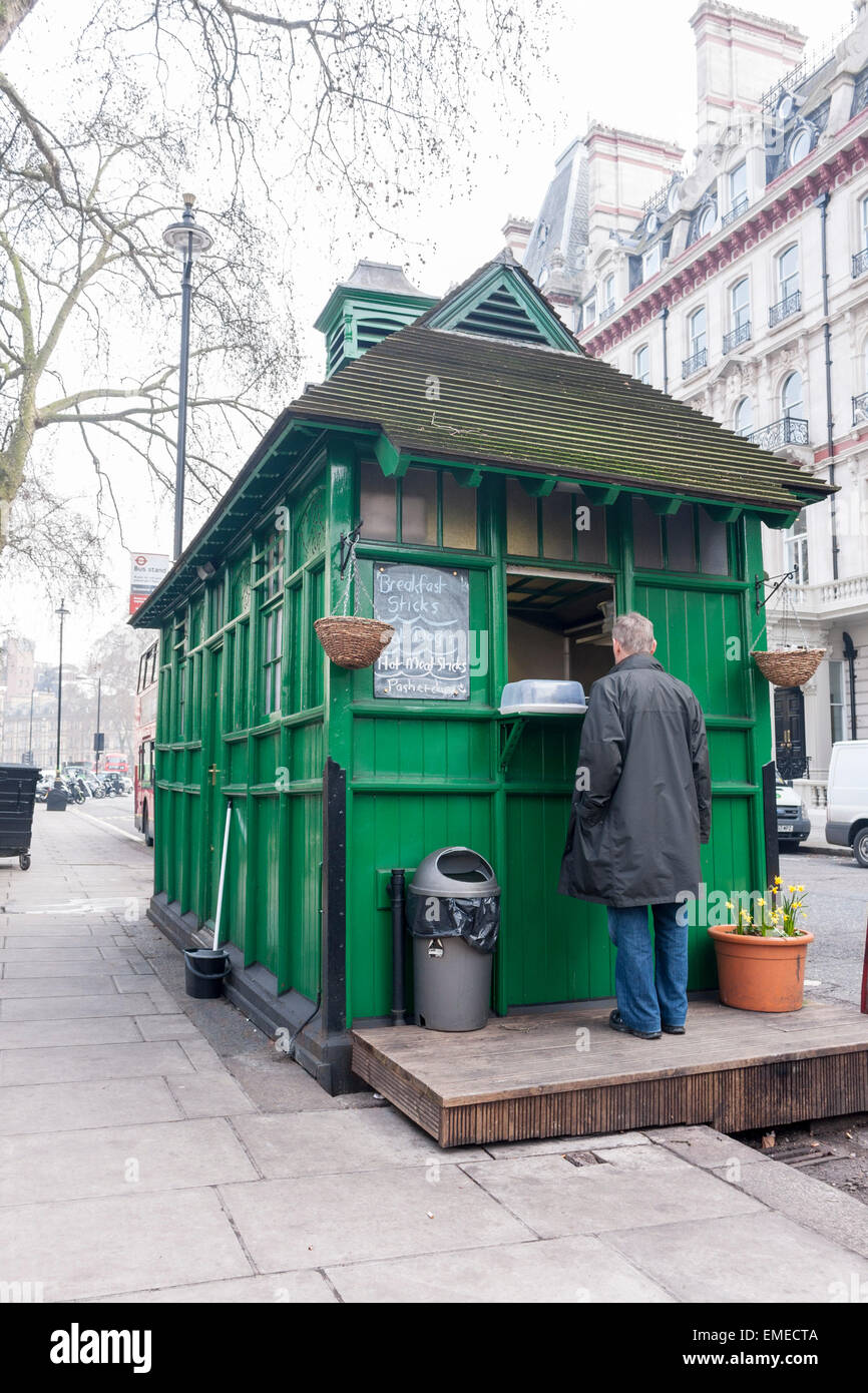Cabbie Shelter High Resolution Stock Photography and Images - Alamy