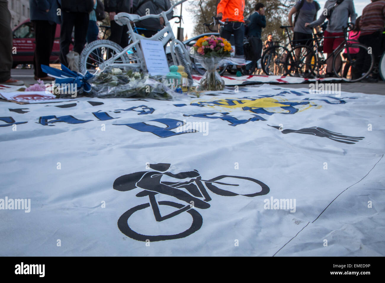 Dead cyclist uk hi-res stock photography and images - Alamy