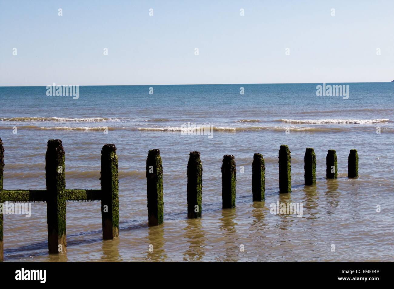 Pebble beach and the English Channel Stock Photo - Alamy