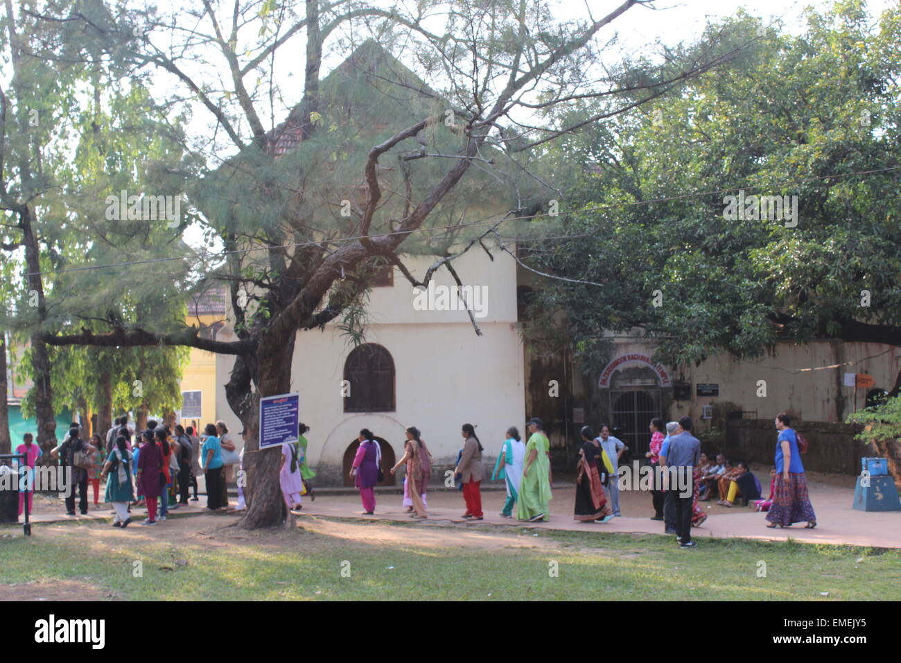 Crow outside a church in Mattancherry Stock Photo - Alamy