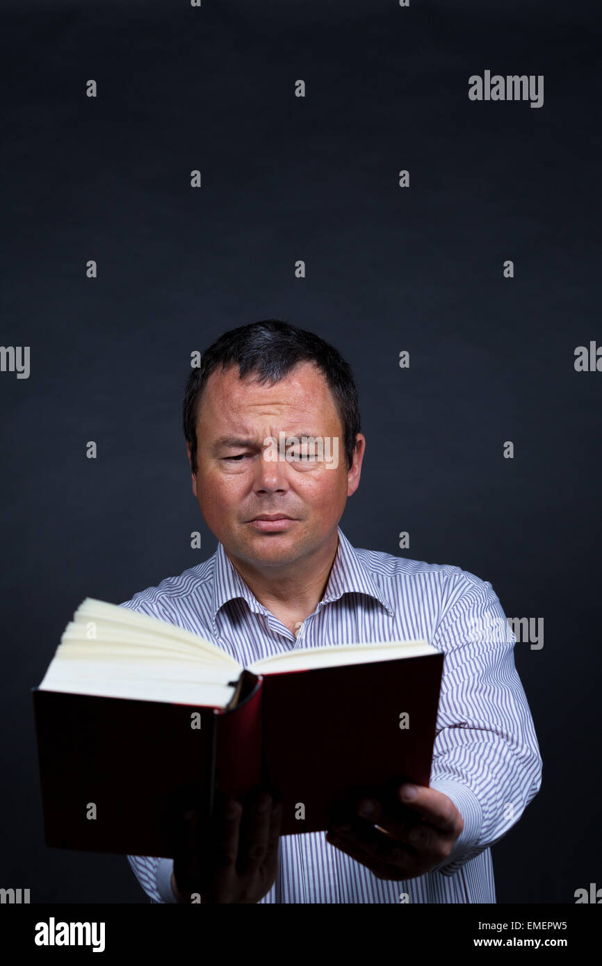 Is Reading Without Glasses Bad For Your Eyes at John Rosado blog