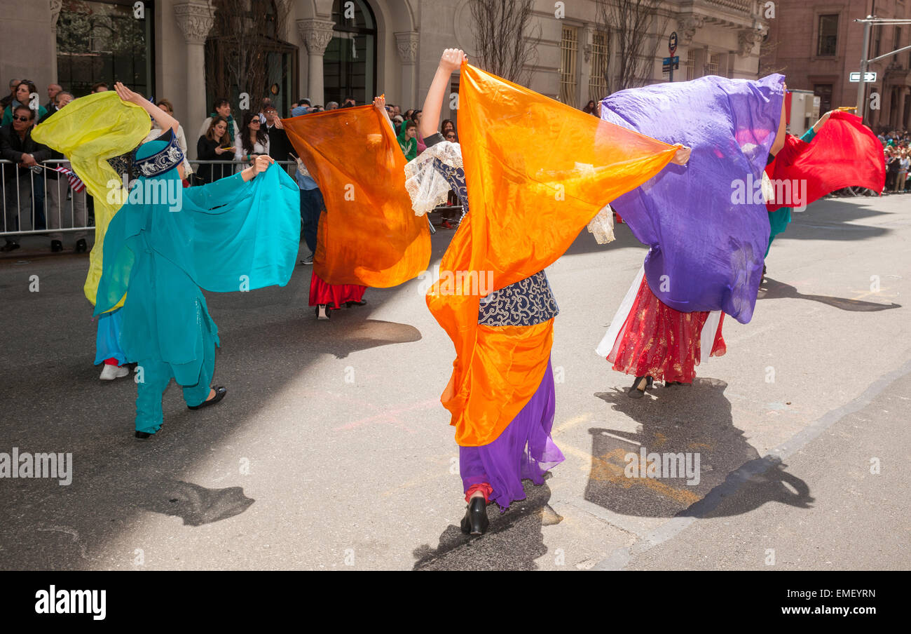 Traditional folk dancing in the 12th annual Persian Parade on Madison ...