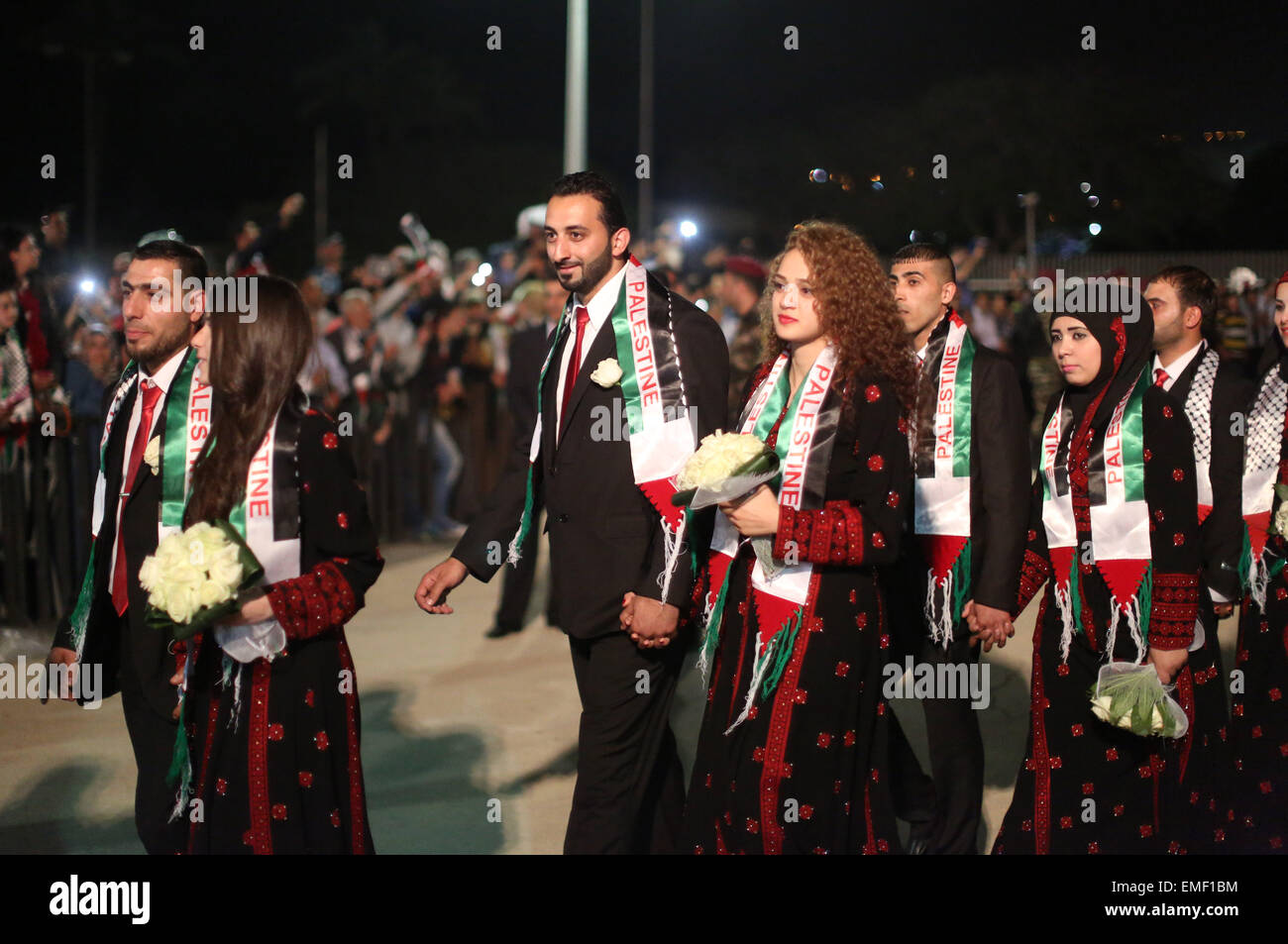Ramallah. 20th Apr, 2015. Palestinian couples take part in a mass ...