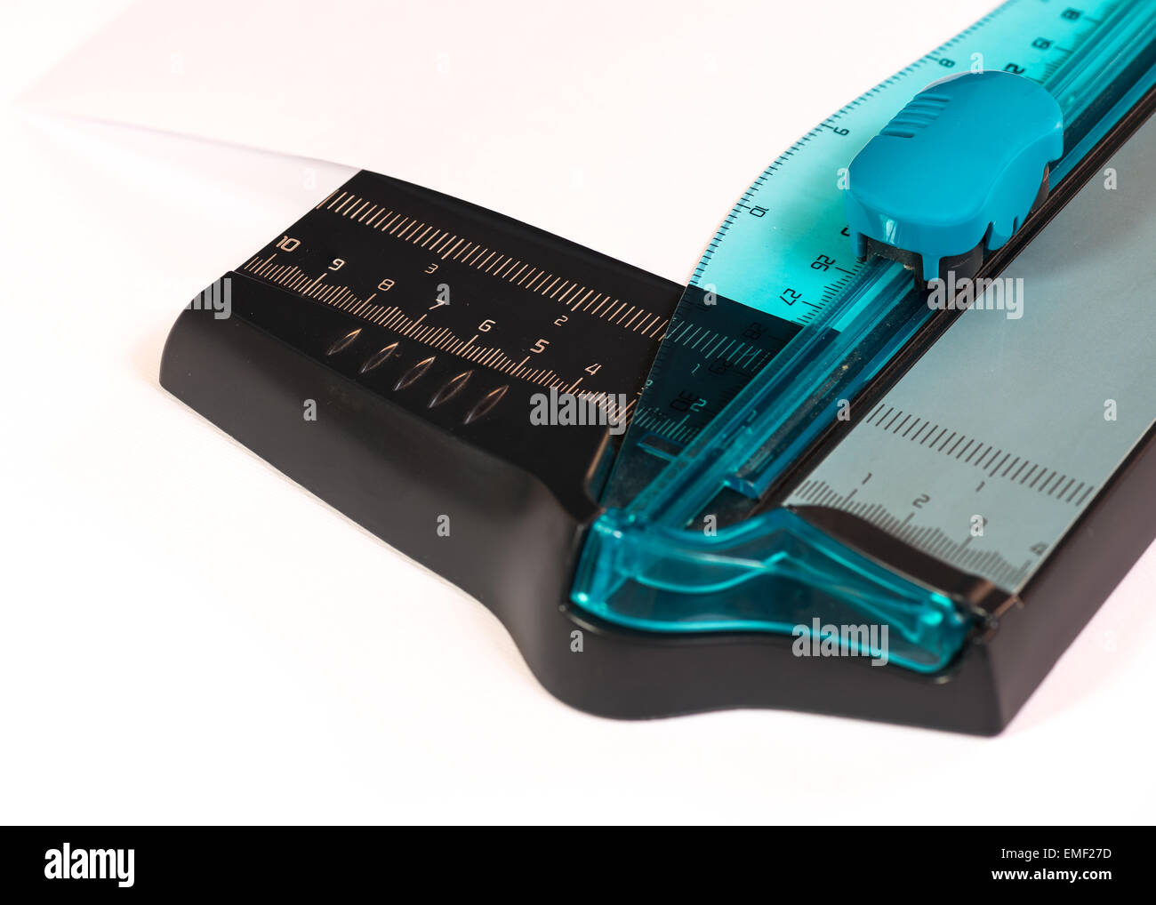 Office paper cutter hi-res stock photography and images - Alamy