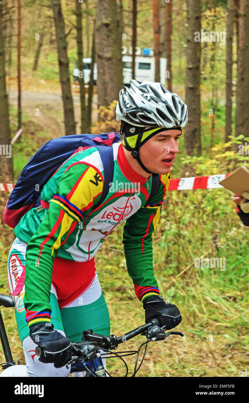 Brave senior man moving hi-res stock photography and images - Alamy