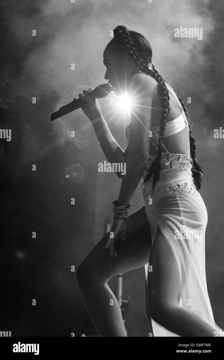 Fka twigs singer Black and White Stock Photos & Images - Alamy
