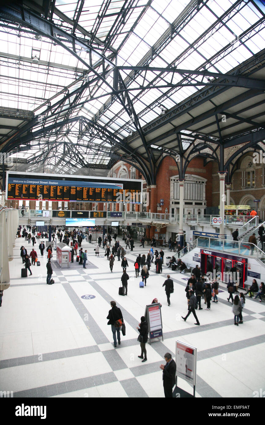 Liverpool Street Station, interior view with commuters and travellers ...