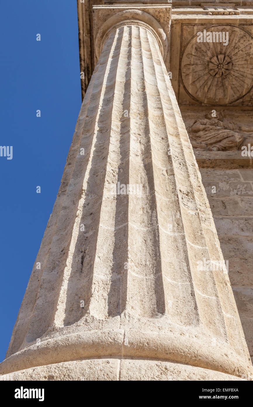 Detail in prospective of Roman columns, Italy Stock Photo - Alamy