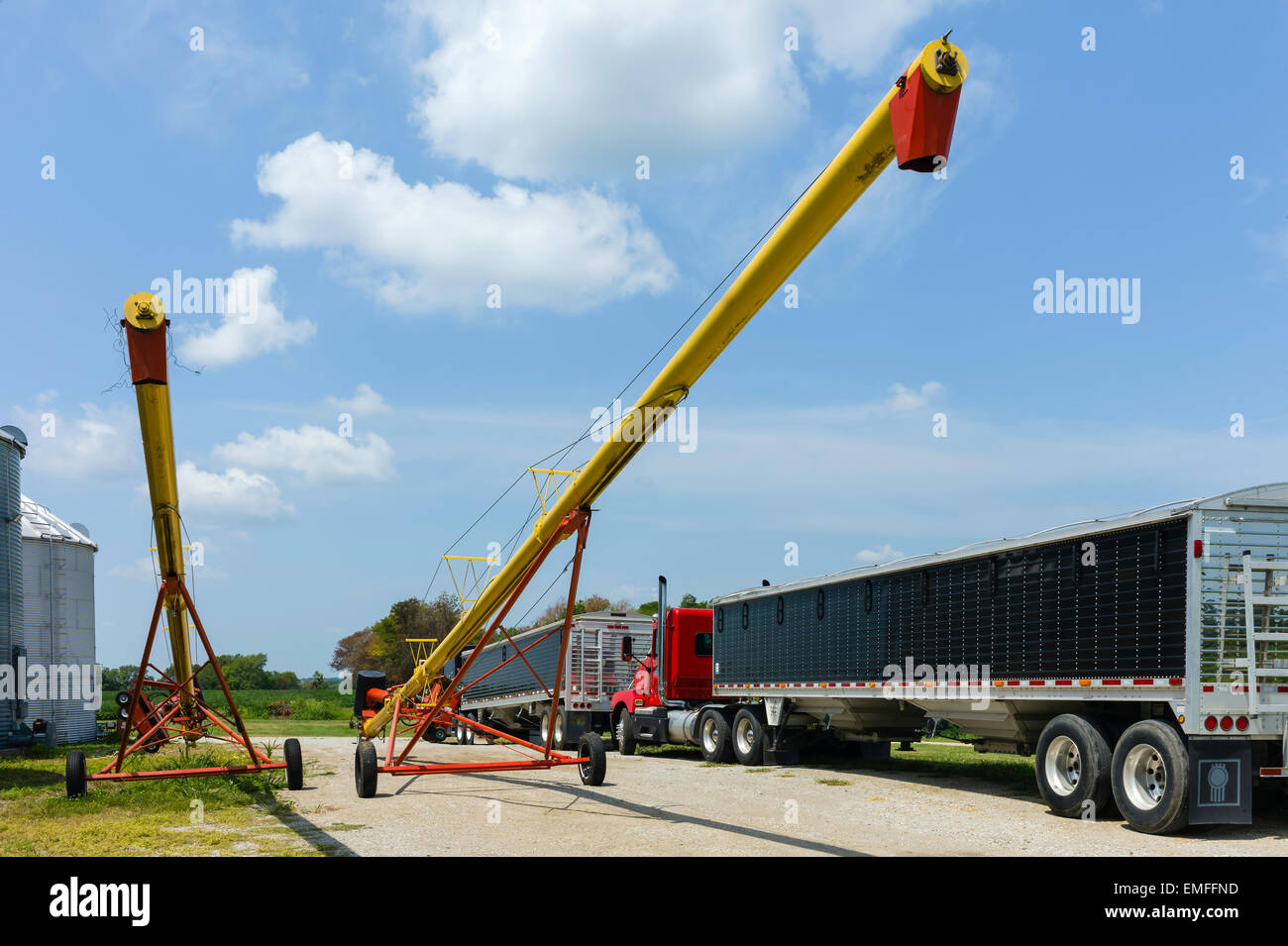 Grain auger hi-res stock photography and images - Alamy