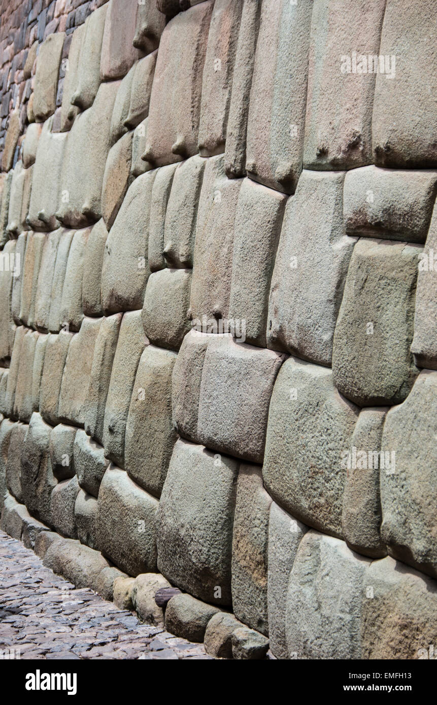 Inca wall in Cusco Archbishop's Palace. Peru Stock Photo - Alamy