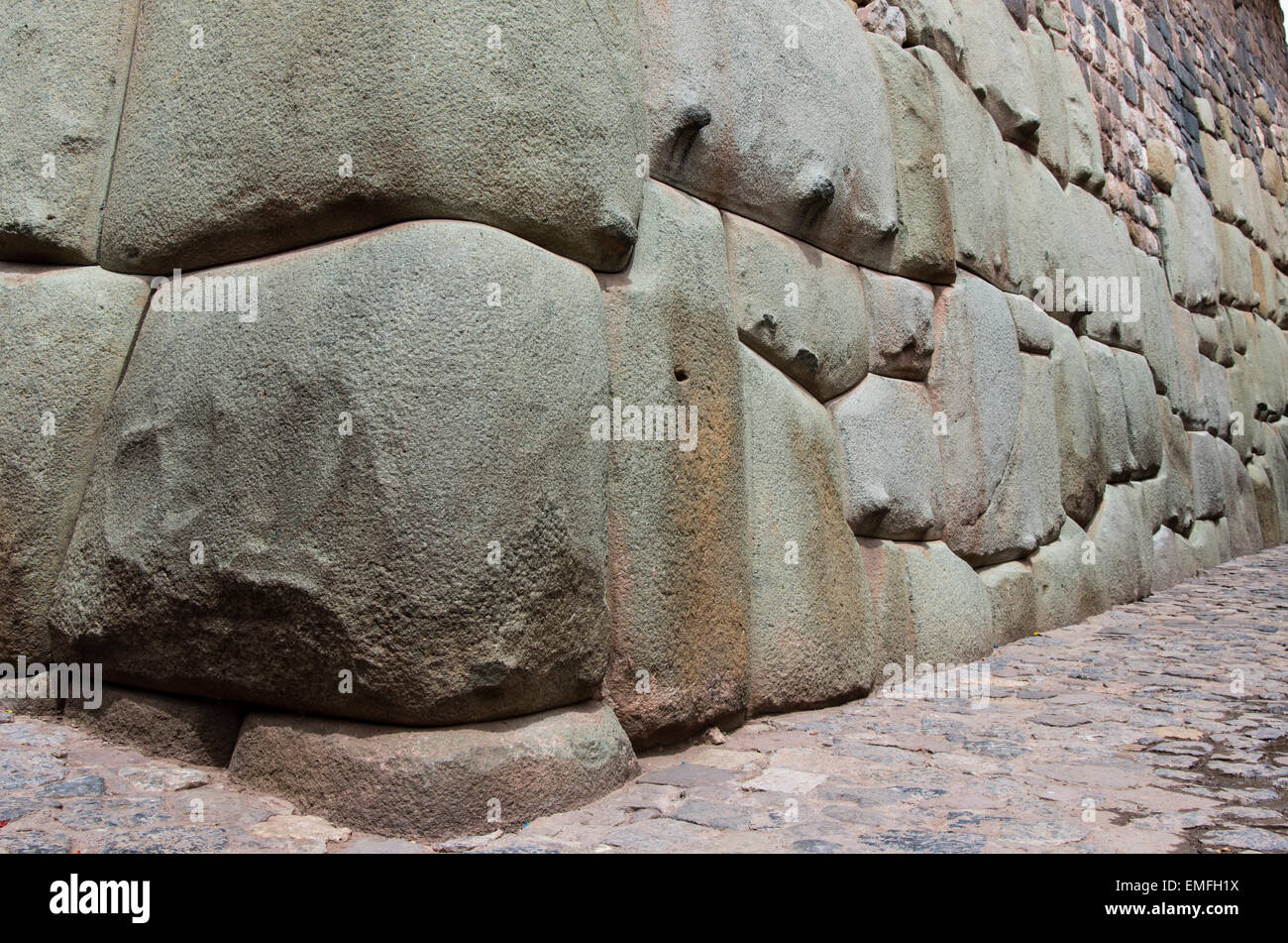 Inca wall in Cusco Archbishop's Palace. Peru Stock Photo - Alamy