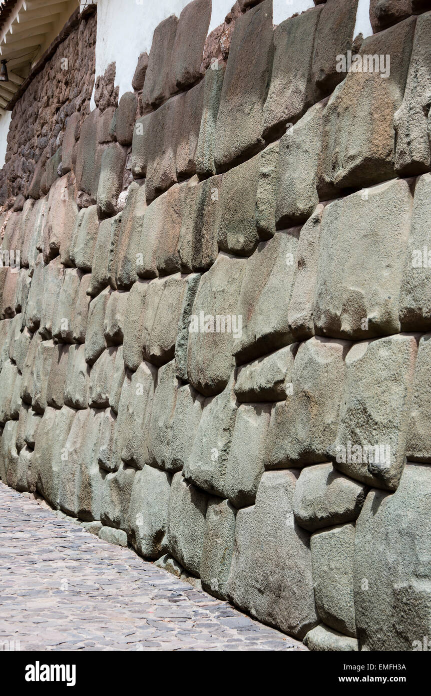Inca wall in Cusco Archbishop's Palace. Peru Stock Photo - Alamy